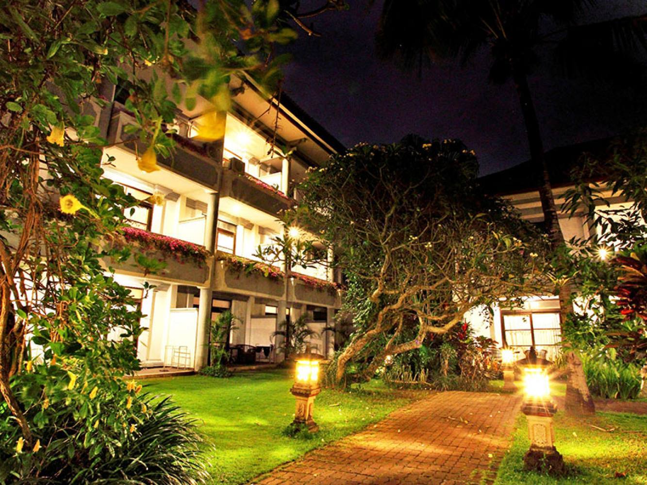 Seminyak Hotel - Bali Hotel, Bali Accommodation - Puri Saron Hotel ...